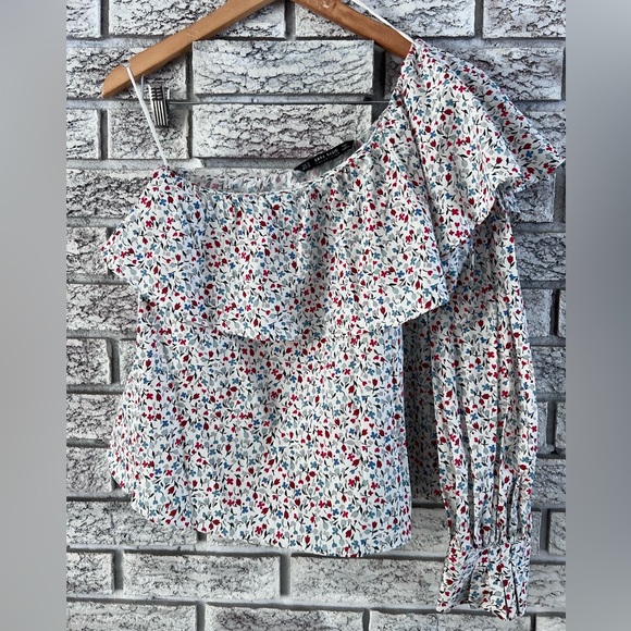 Zara | Tops | Zara Basic Floral Print Blouse | Poshmark